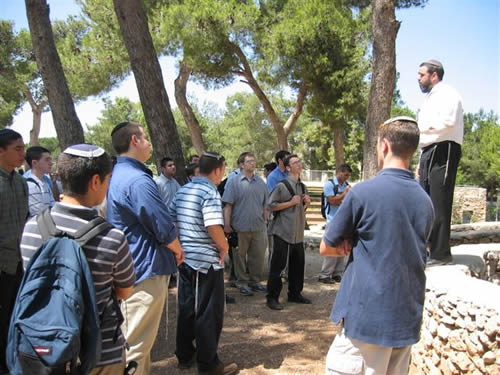 Yeshivat Sha'alvim - Photo Galleries - Outside the Beit Midrash